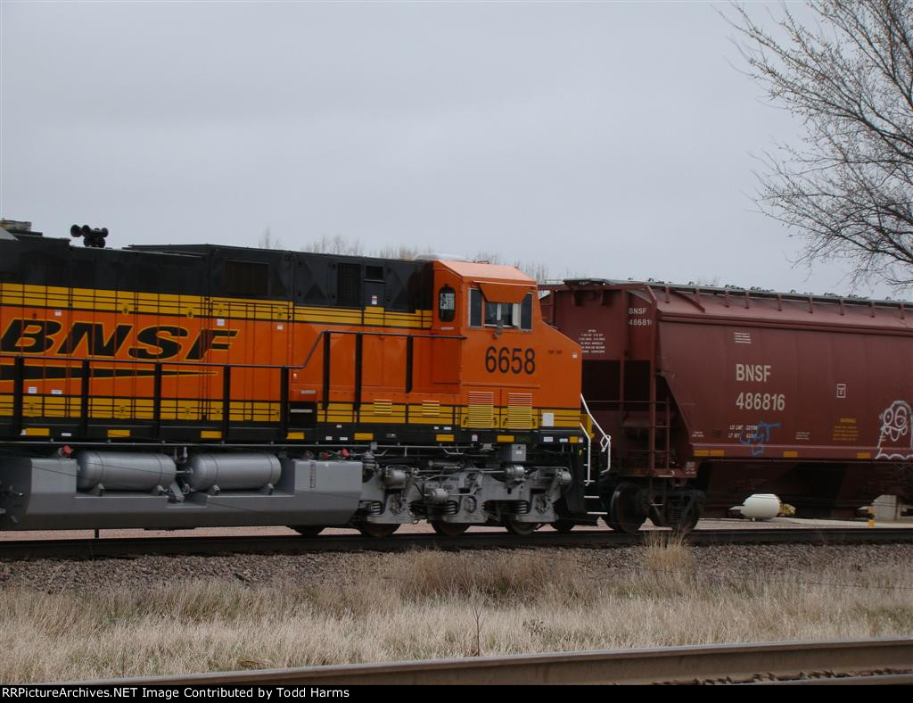BNSF 6658